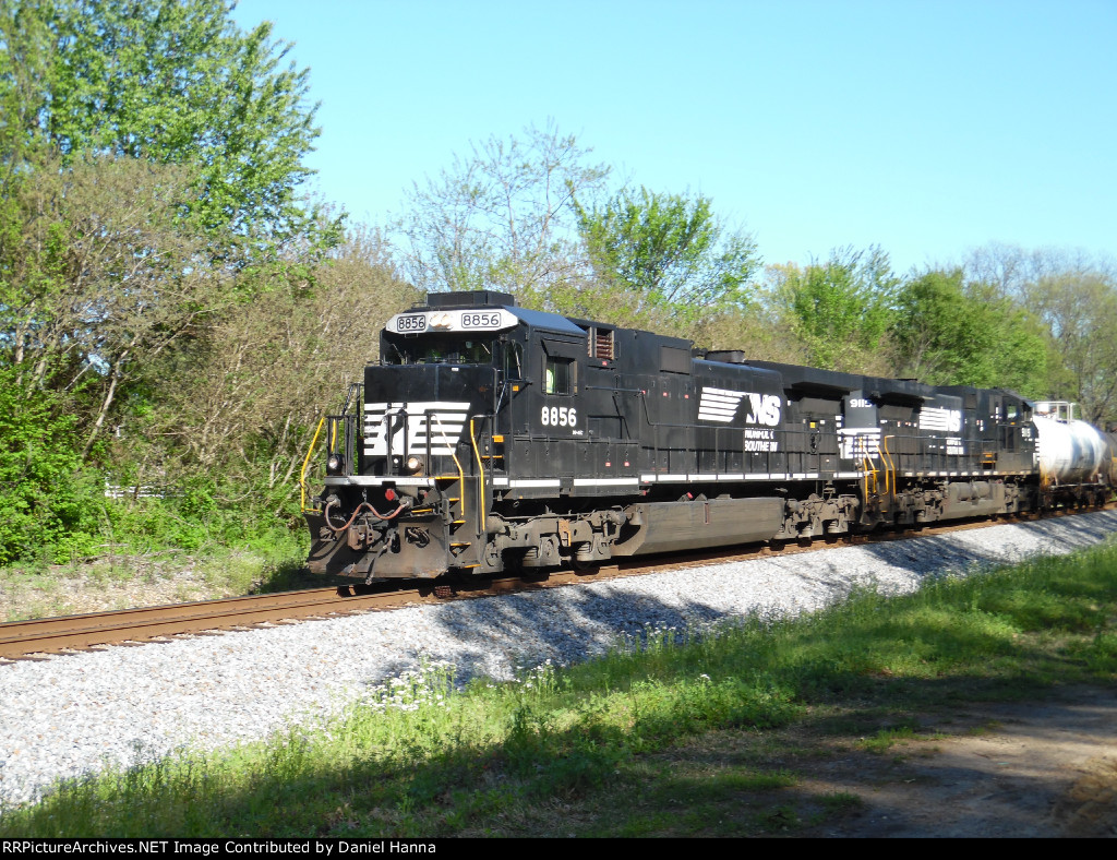 NS Standard Cab Dash9 leads 391